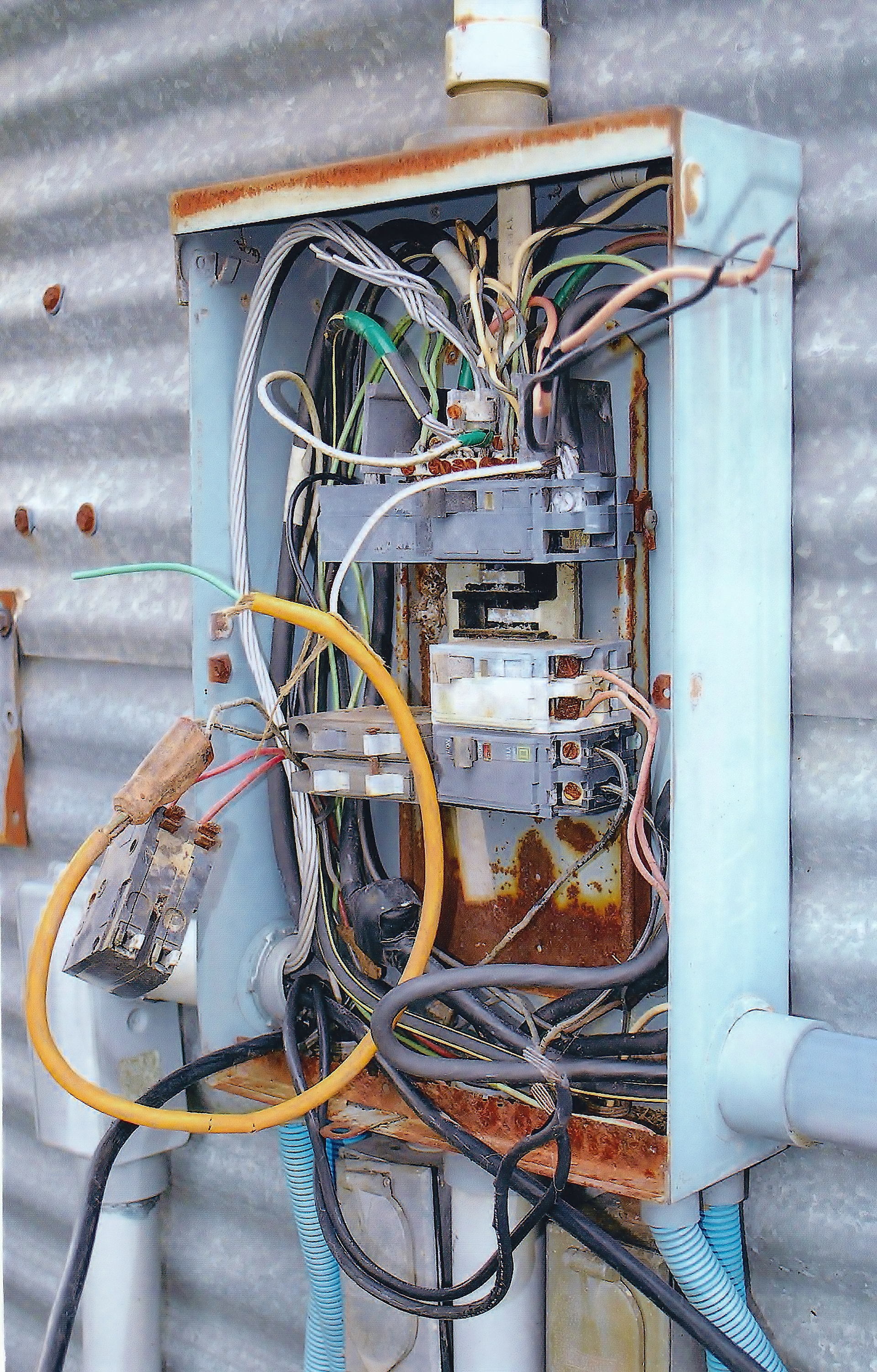 The 10 Craziest Code Violations of 2016 | EC&M
