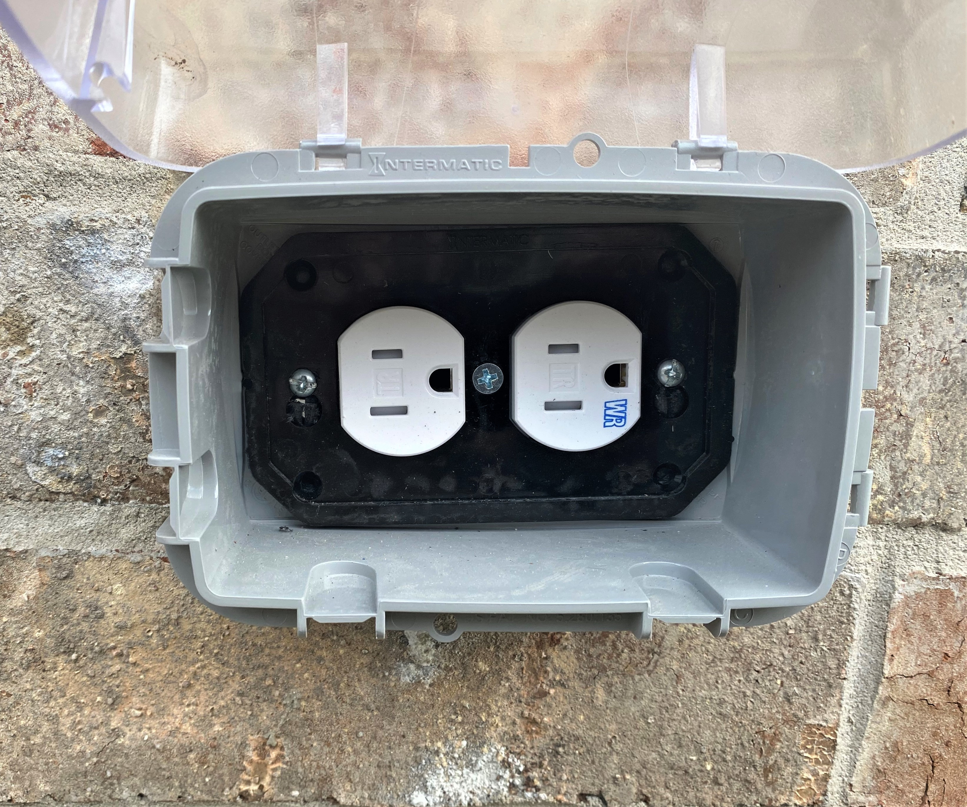 Weather Resistant vs. Weatherproof Receptacles | EC&M