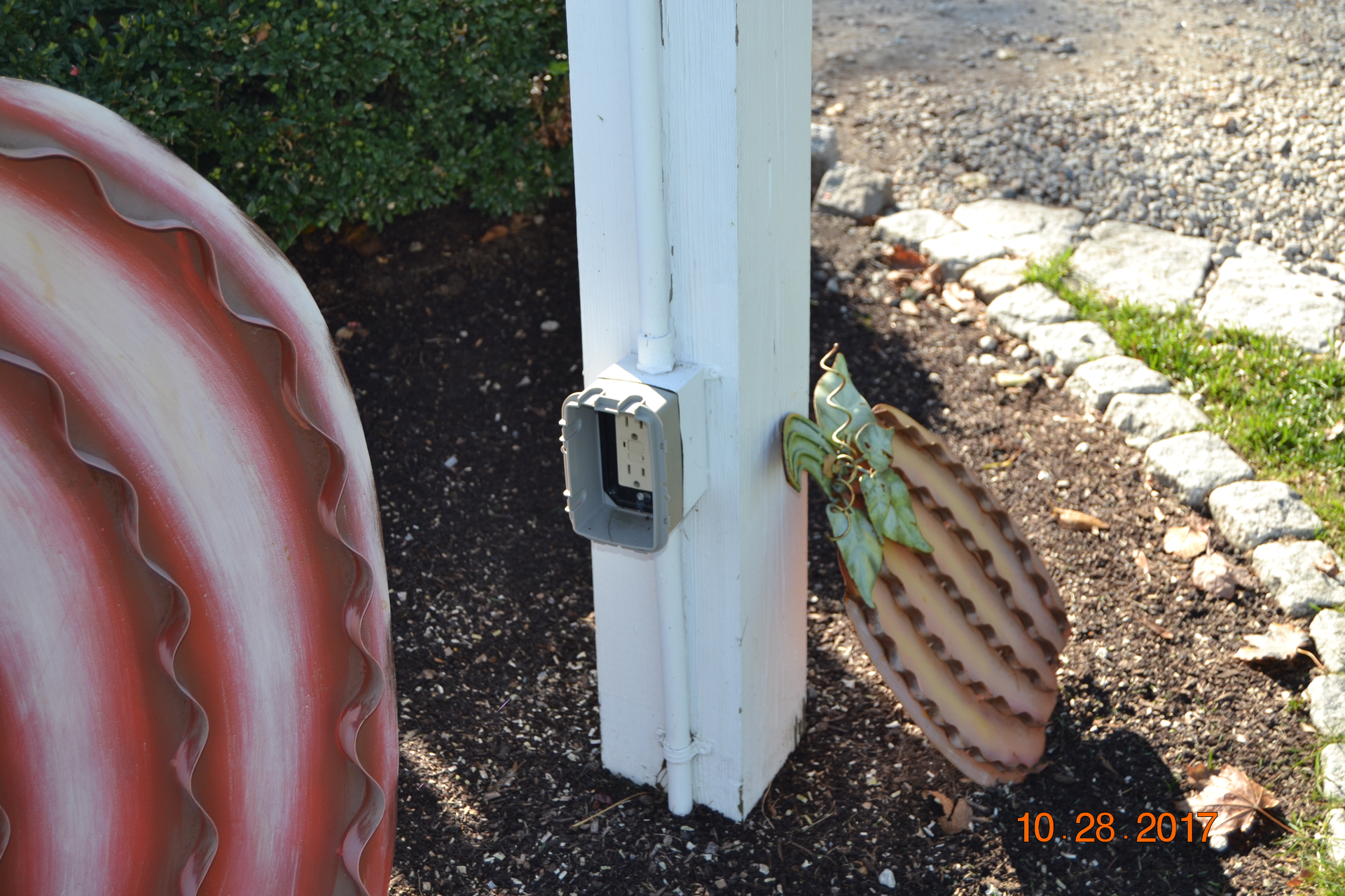 Code Q&A: Placing Receptacles in Damp or Wet Locations | EC&M