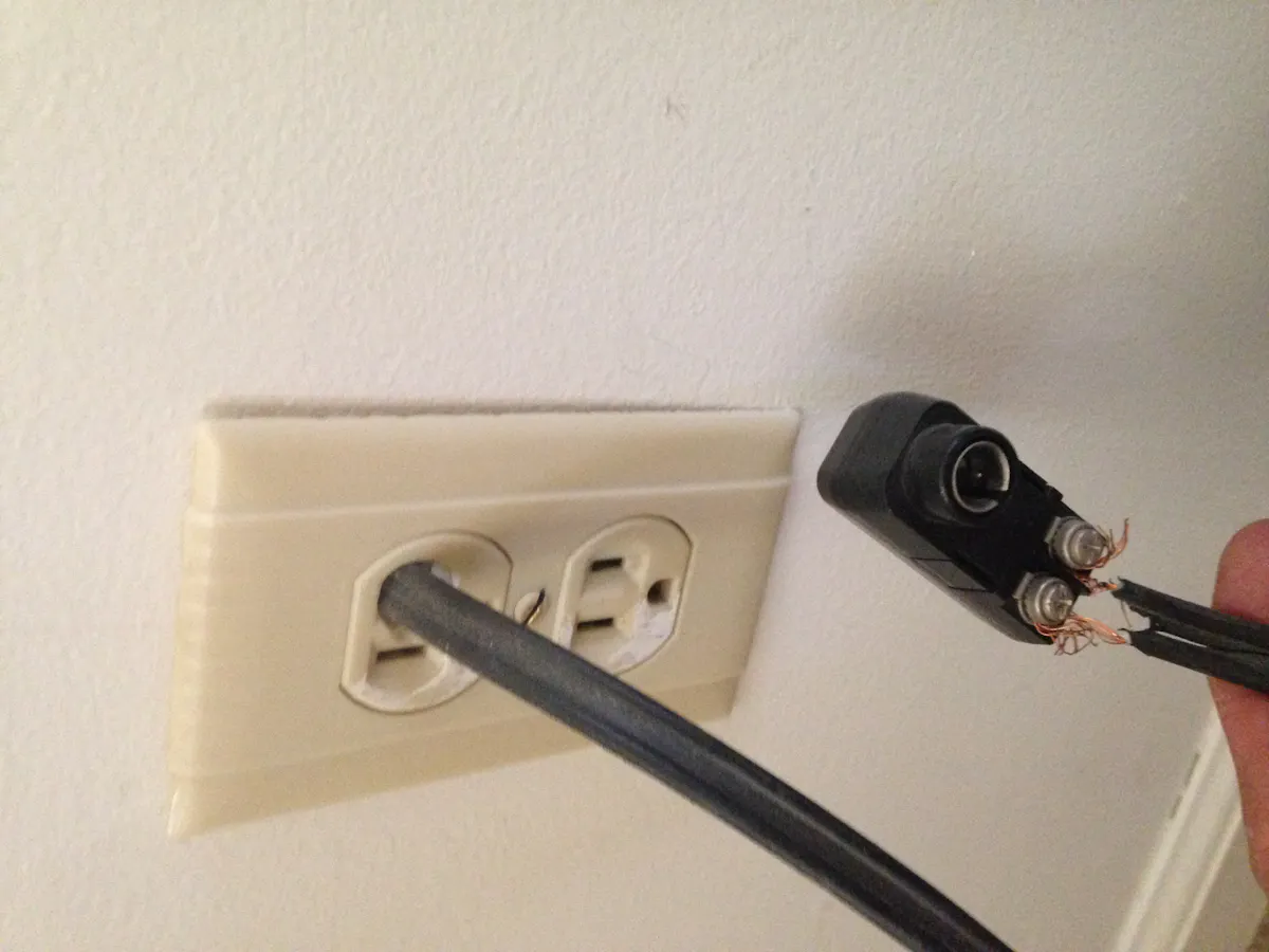 Illustrated Catastrophes: Wacky Antenna Wiring | EC&M