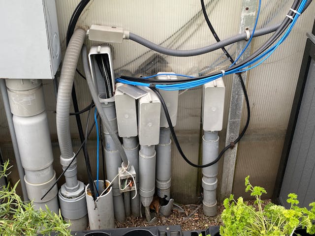 Illustrated Catastrophes: A Bundle of Bad Installations | EC&M