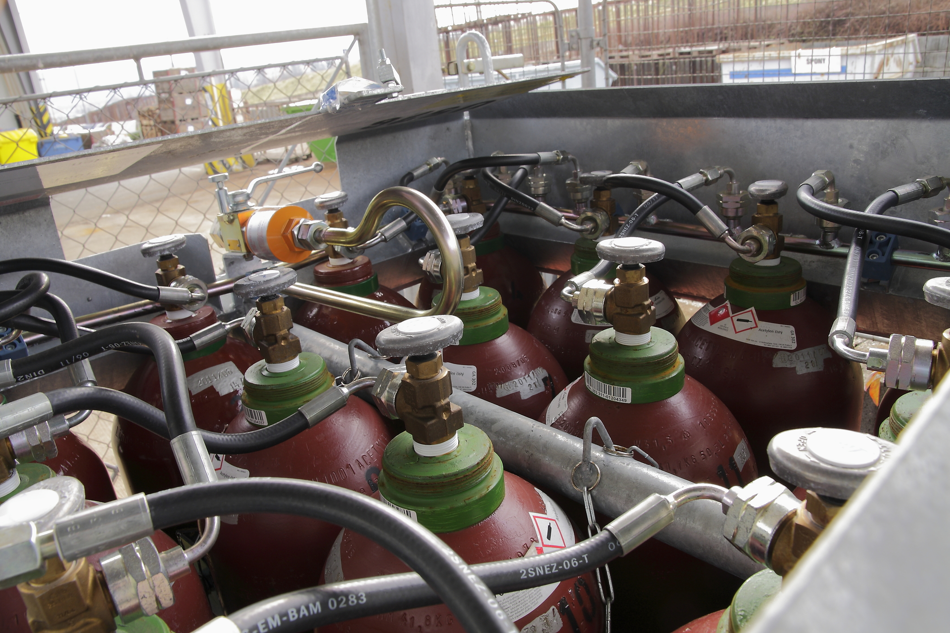 How to Safely Handle Acetylene | EC&M