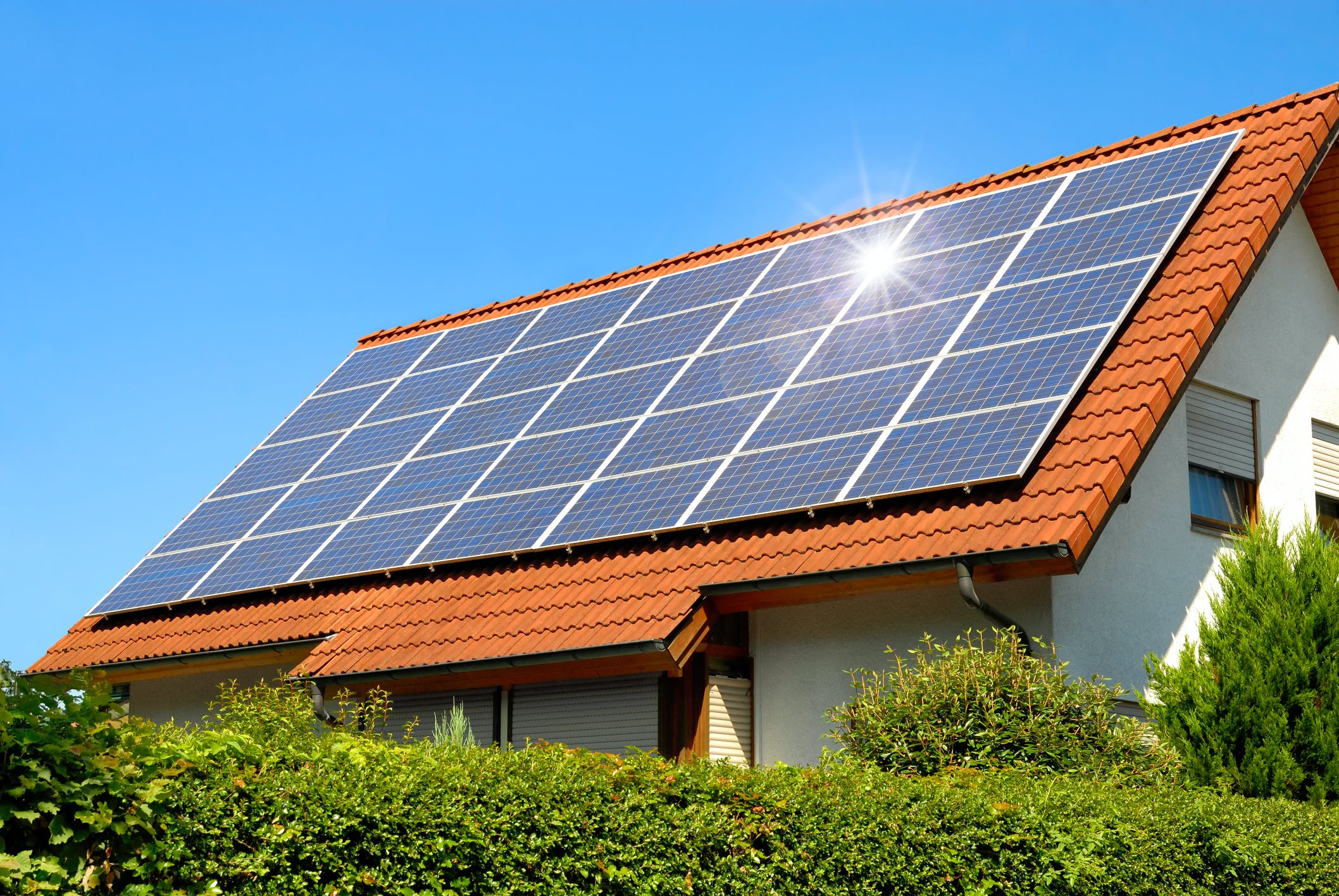 Survey Reveals Future of Residential Rooftop Solar | EC&M