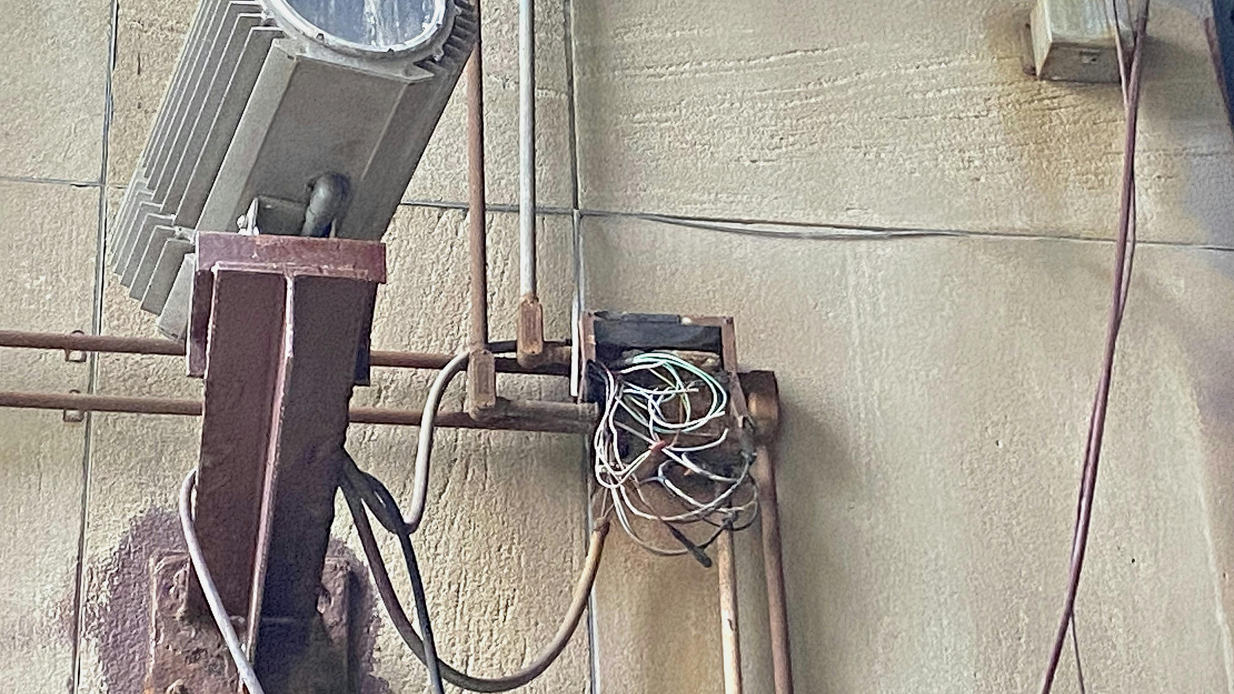 What’s Wrong Here? Hint: Ragged, Rotten, and Rusty | EC&M